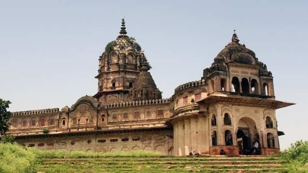 Chhatris, Orchha - TimesTravel