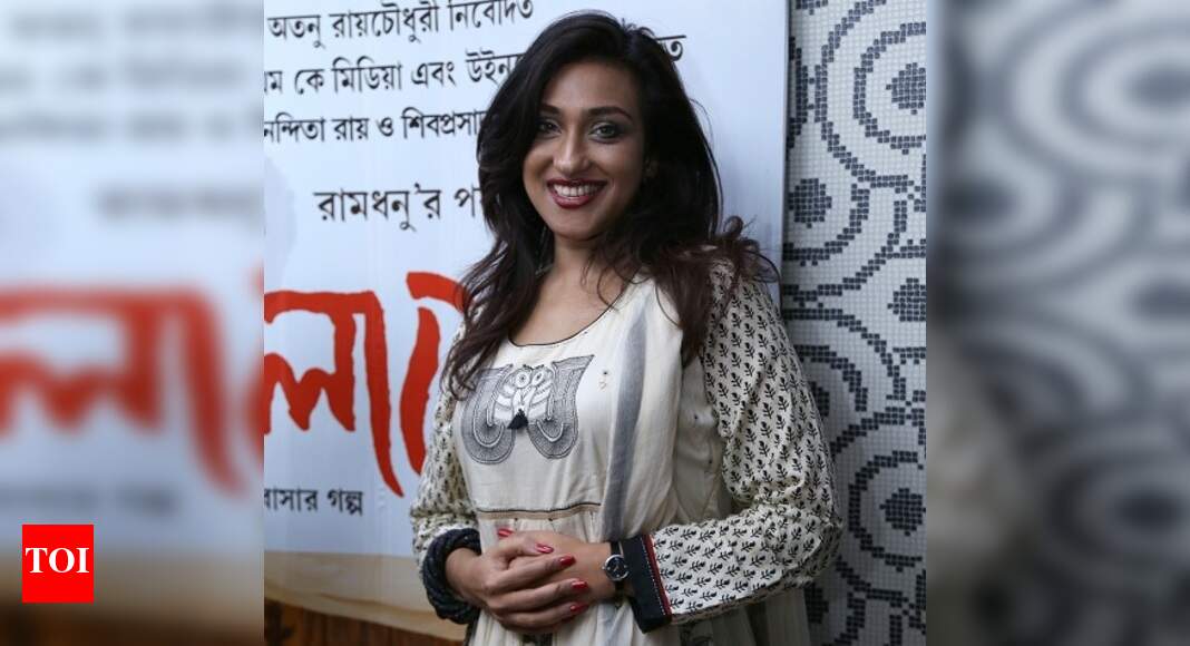In Pics: Bela Seshe trailer launch party | Bengali Movie News - Times ...