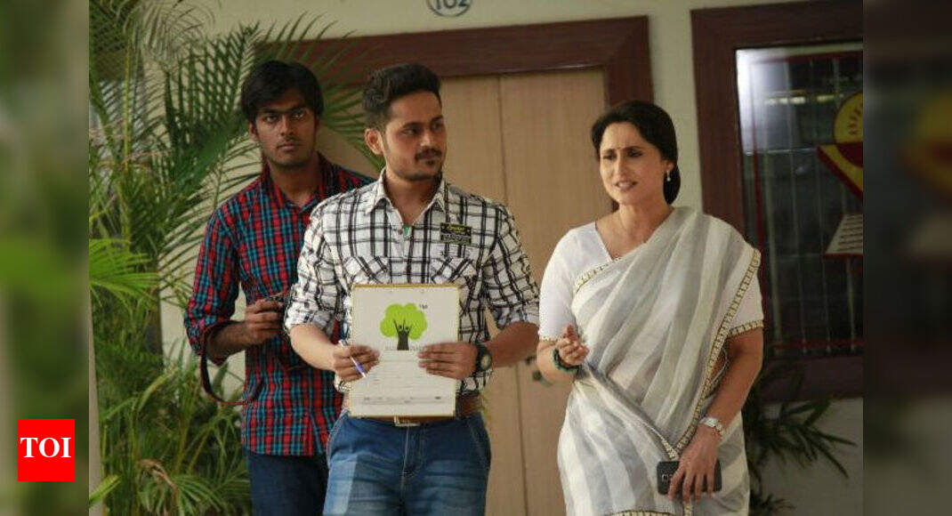 Actor all praise for Nishigandha | Marathi Movie News - Times of India