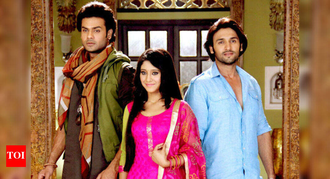 On-Screen Love Triangles - Times of India