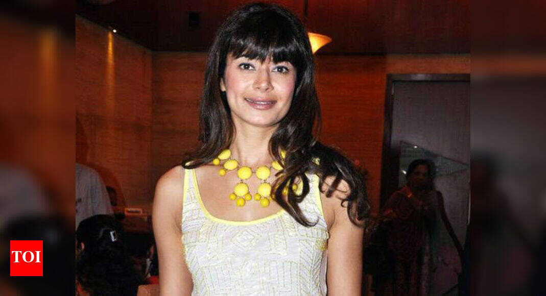 Pooja Batra makes debut in Punjabi films | Hindi Movie News - Times of ...