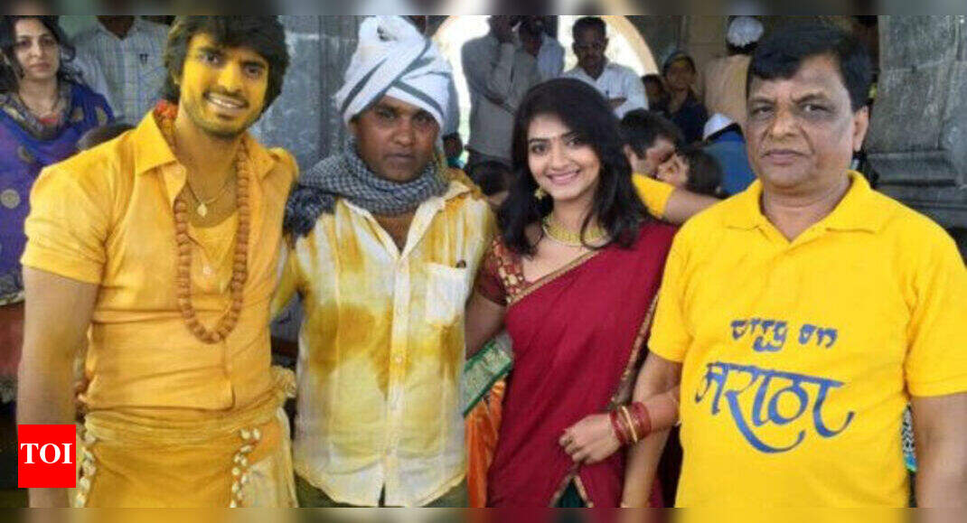 Actor's entry song shot at Jejuri | Marathi Movie News - Times of India