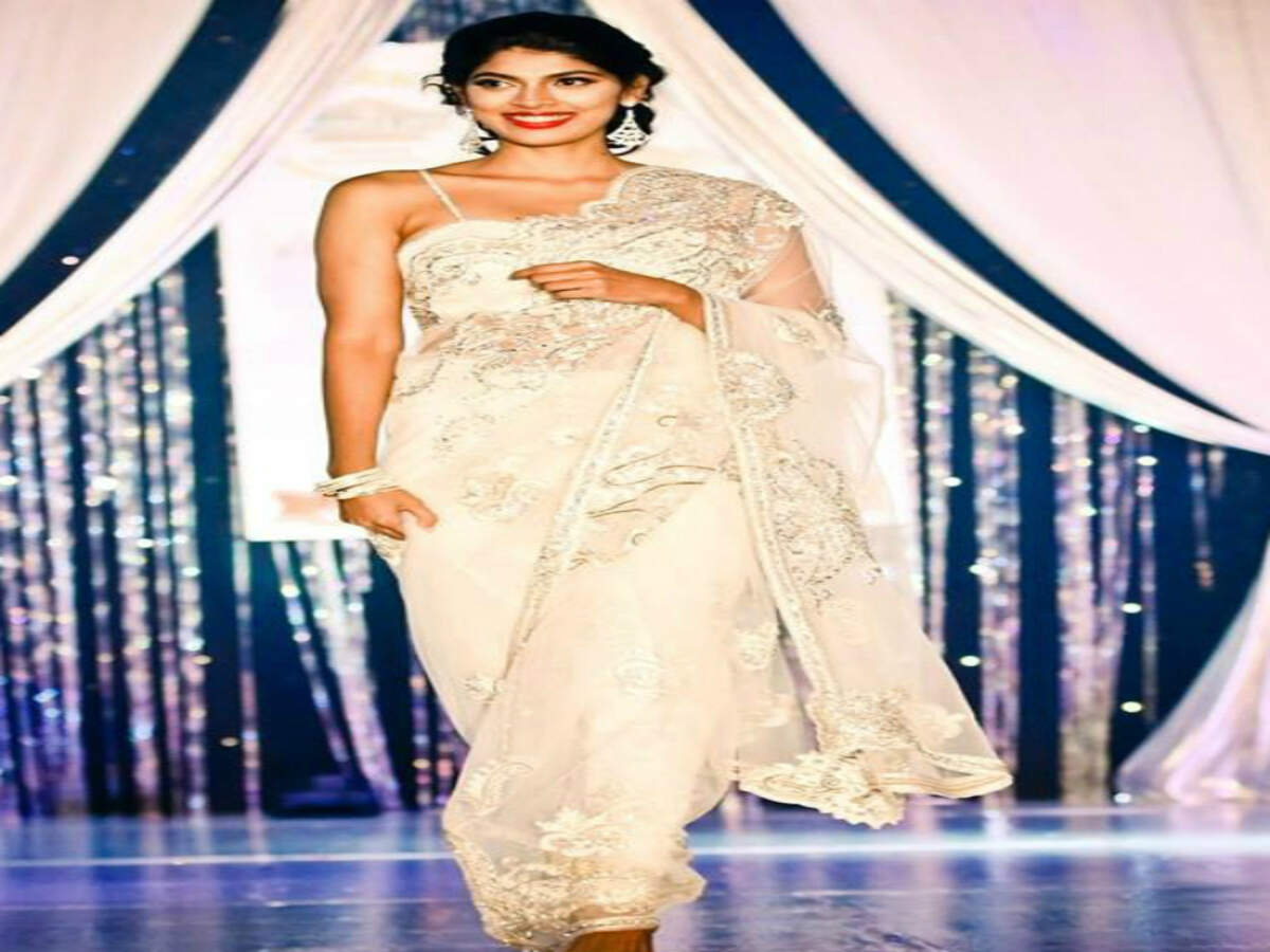 Elizabeth Thadikaran Crowned Miss Kerala 2011 Times Of India