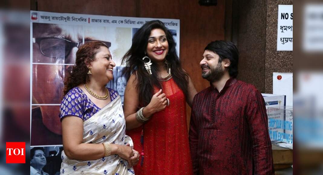 Exclusive pics from the premiere of Belaseshe | Bengali Movie News ...