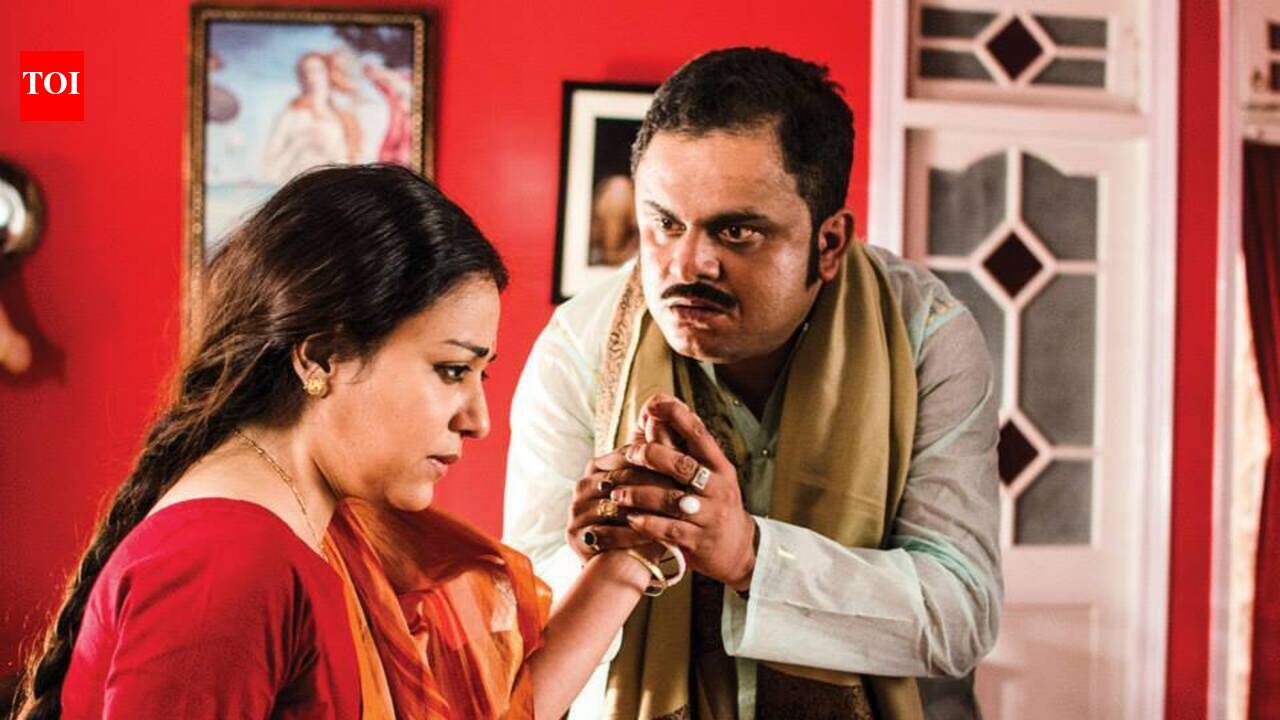 Jogajog Movie Review {3/5}: Critic Review of Jogajog by Times of India