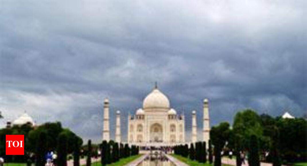 Taj Mahal to undergo mud pack therapy - Times of India