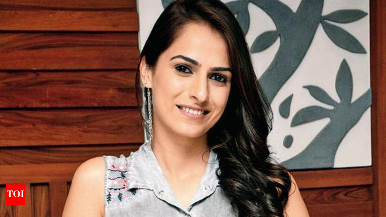 Kashmira Irani And Sanaya Irani Sanaya Irani Sister Kashmira Irani Is