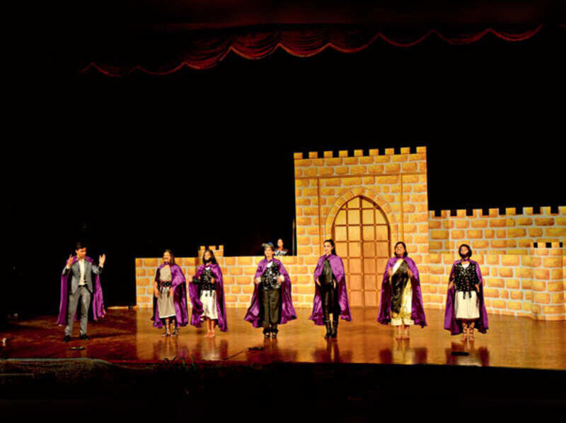 'Troy' staged at Sangeet Natak Academy in Lucknow | Events Movie News ...