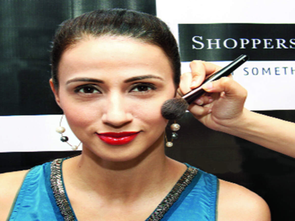 Try a stylish makeover with Alesia Raut