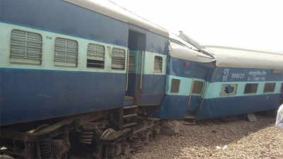 Muri Express derails in UP, 4 dead | India News - Times of India