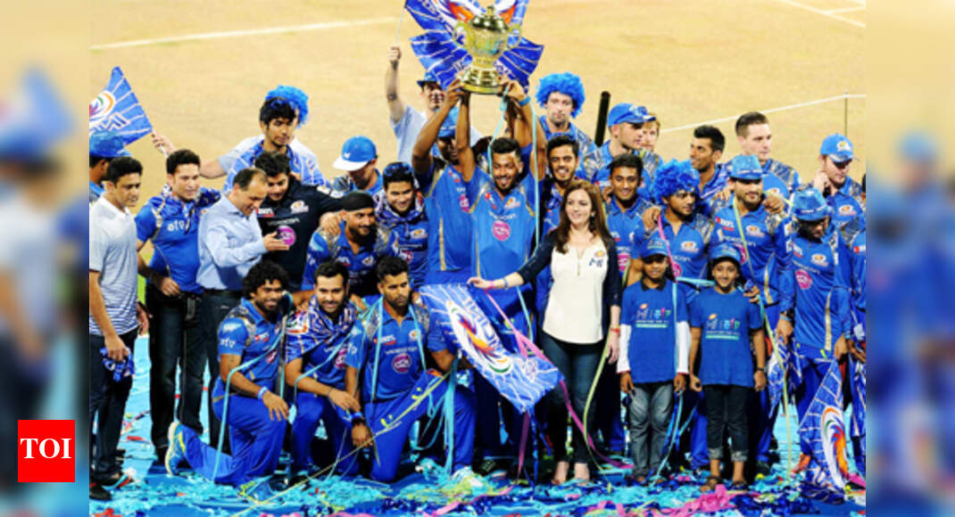 Ecstatic Mumbai Indians celebrate IPL title with 18,000 fans at ...