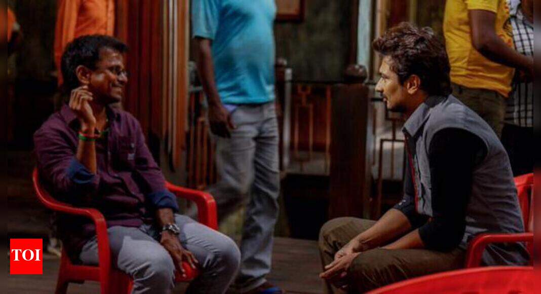 Murugadoss surprises Gethu team | Tamil Movie News - Times of India