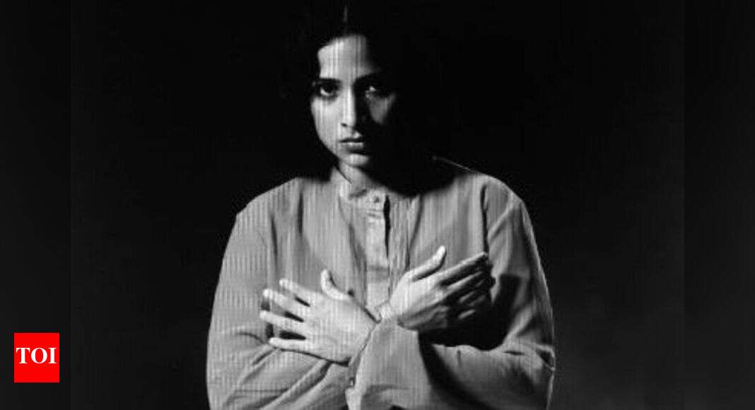 When Veena Jamkar studied lesbians' pictures | Marathi Movie News ...