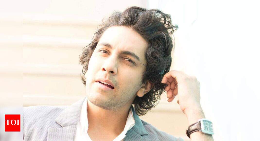 Singer Parth Oza makes a debut in Hu tu tu tu | Gujarati Movie News ...