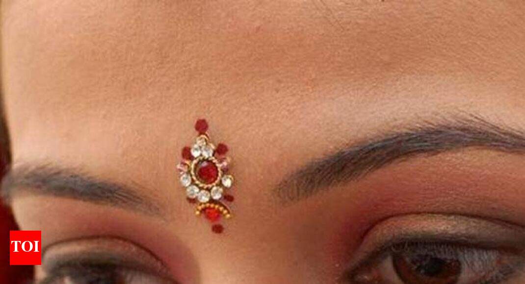 Bindi-sporting Muslim domestic workers lay bare a divided city | Mumbai ...