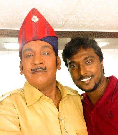 Vadivelu takes his first selfie | Tamil Movie News - Times of India