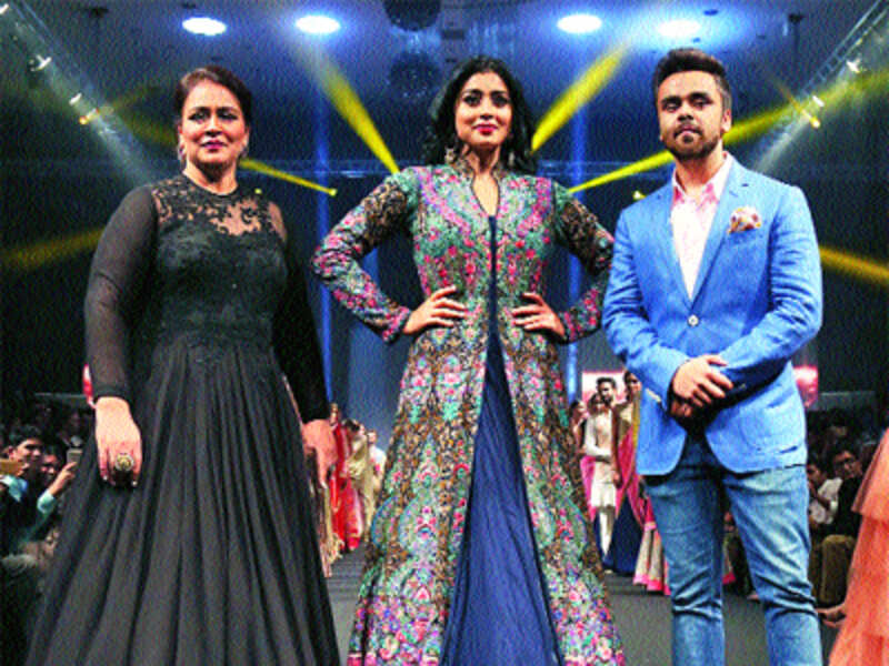 Ethnic chic stuns Dubai - Times of India