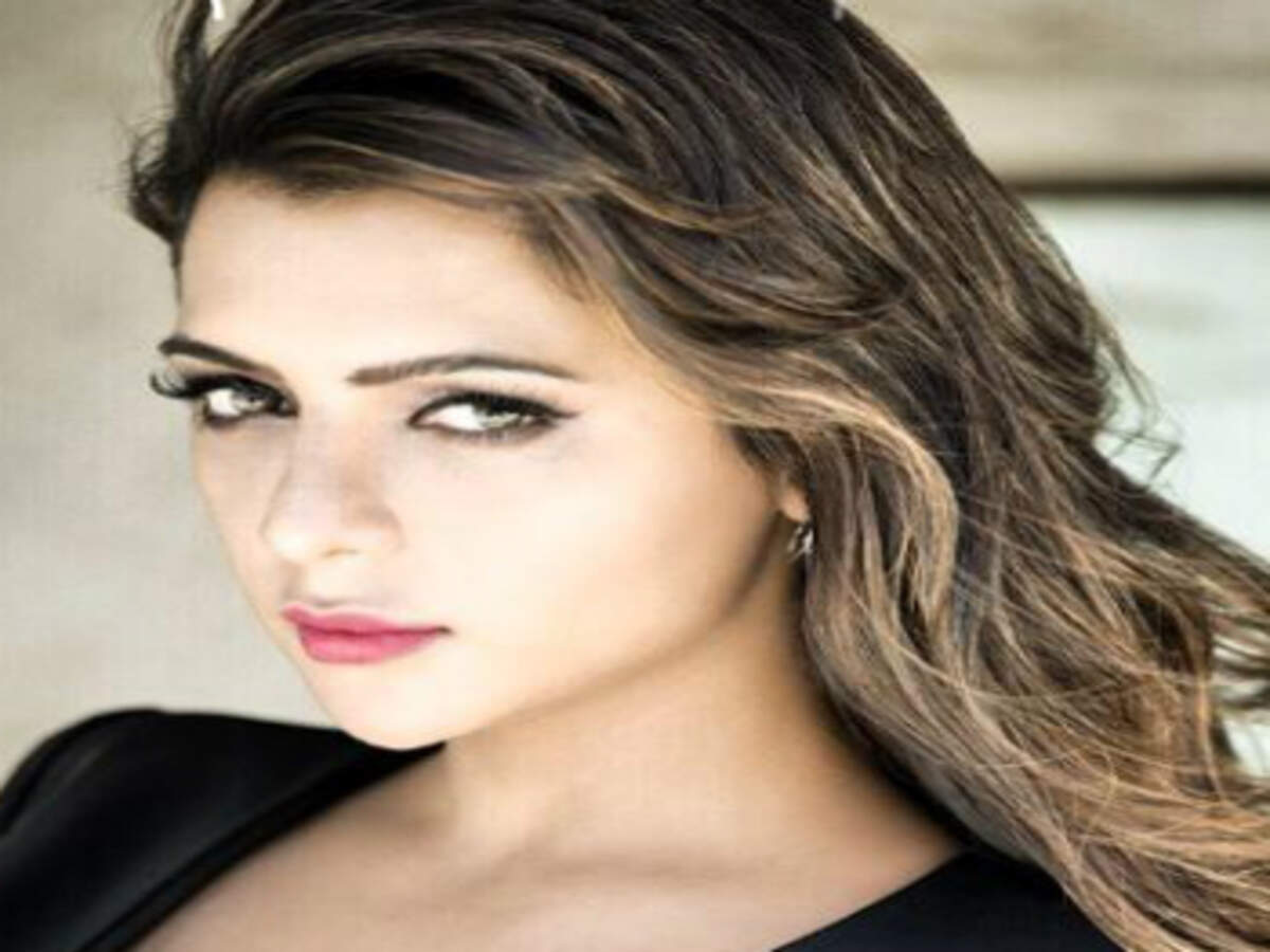 I would love to pair up with Aditya Roy Kapur: Ruhi Singh