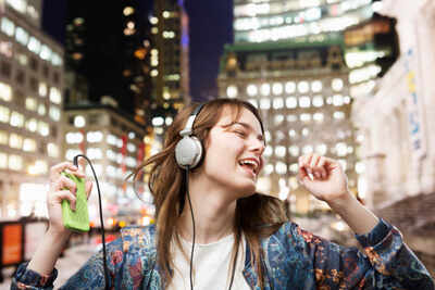 Listening to heavy metal makes you calmer - Times of India