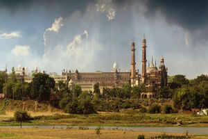 Lucknow Travel Guide