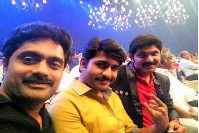 Television actor Anil posted selfies with fellow actors on social media ...