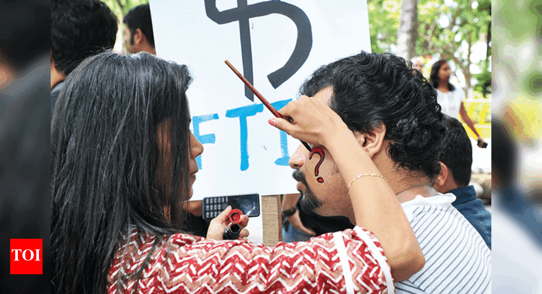FTII Strike Day 20: Students organize silent protest - Times of India