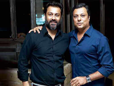 Aditya Motwane hosts a bash for his friends at a local do in Mumbai ...