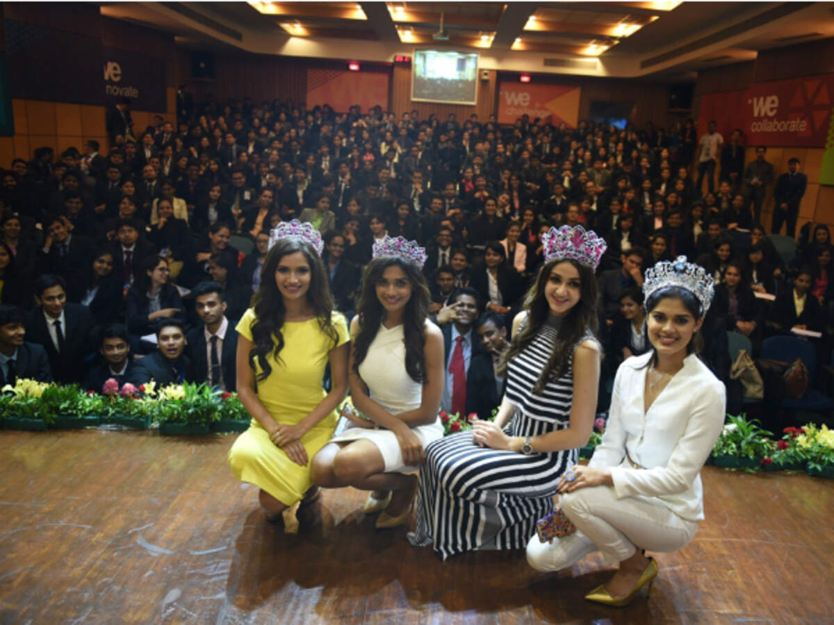Beauty Queens Interact With Future Entrepreneurs