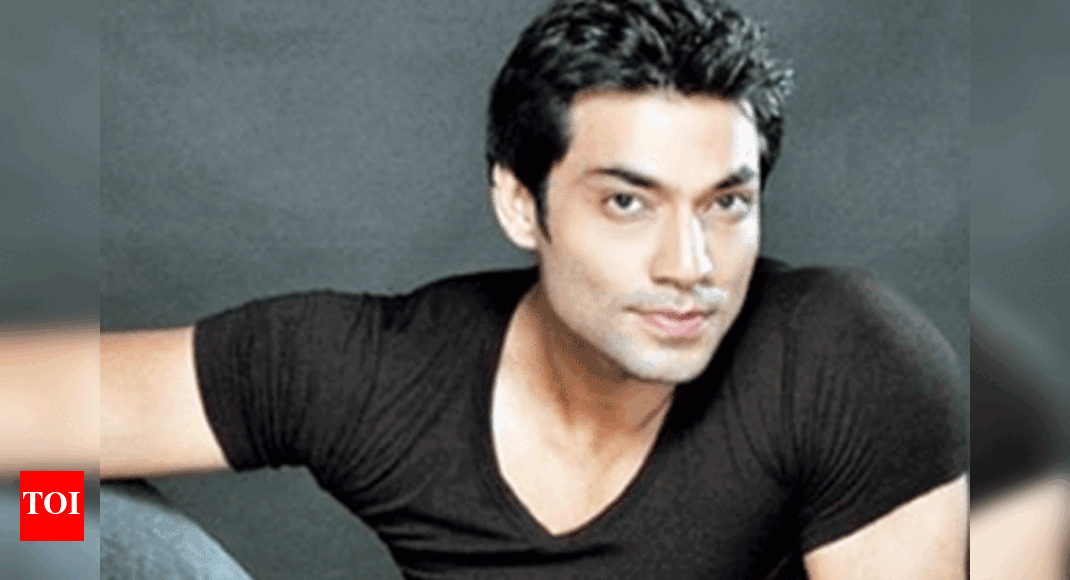 After a gay lover, Amit plays a rich businessman - Times of India