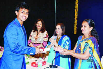 Praveen Tyagi: PACE Junior Science College honours academic achievers ...