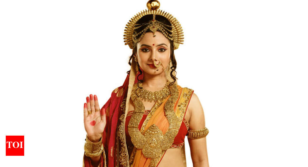 Deblina Chatterjee: “Happy to play triple role” - Times of India