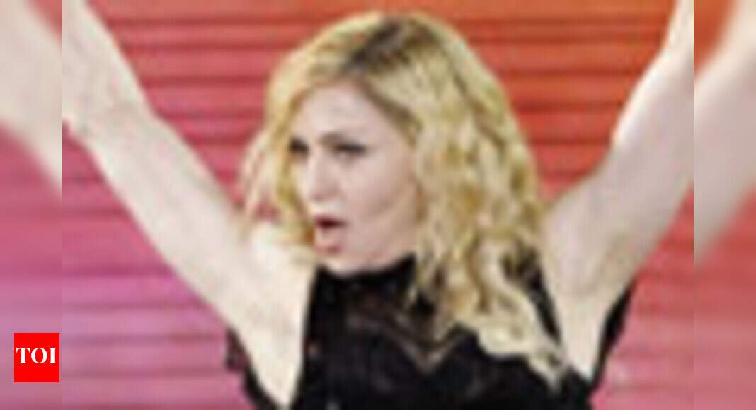 Madge coaching Luz on how to become a popstar | English Movie News ...