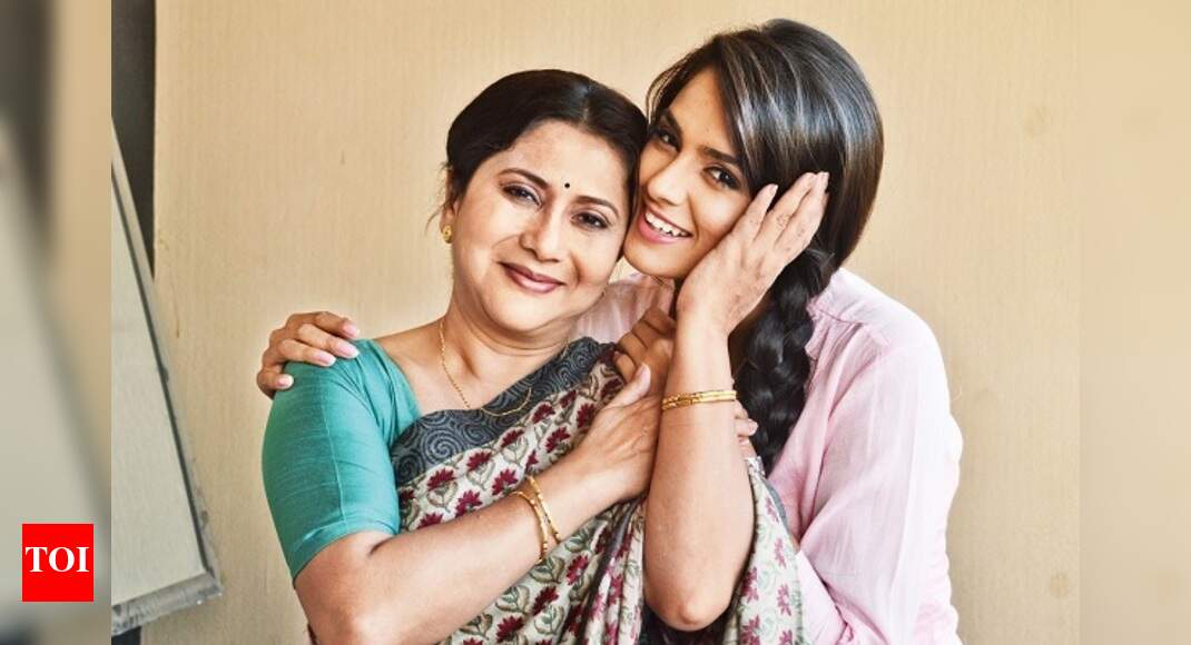 Asmita Sood takes diction lessons from onscreen mum - Times of India
