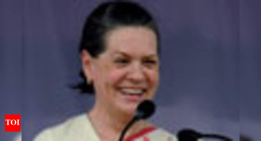 Sonia backs PM, but says Pak has to deliver | India News - Times of India