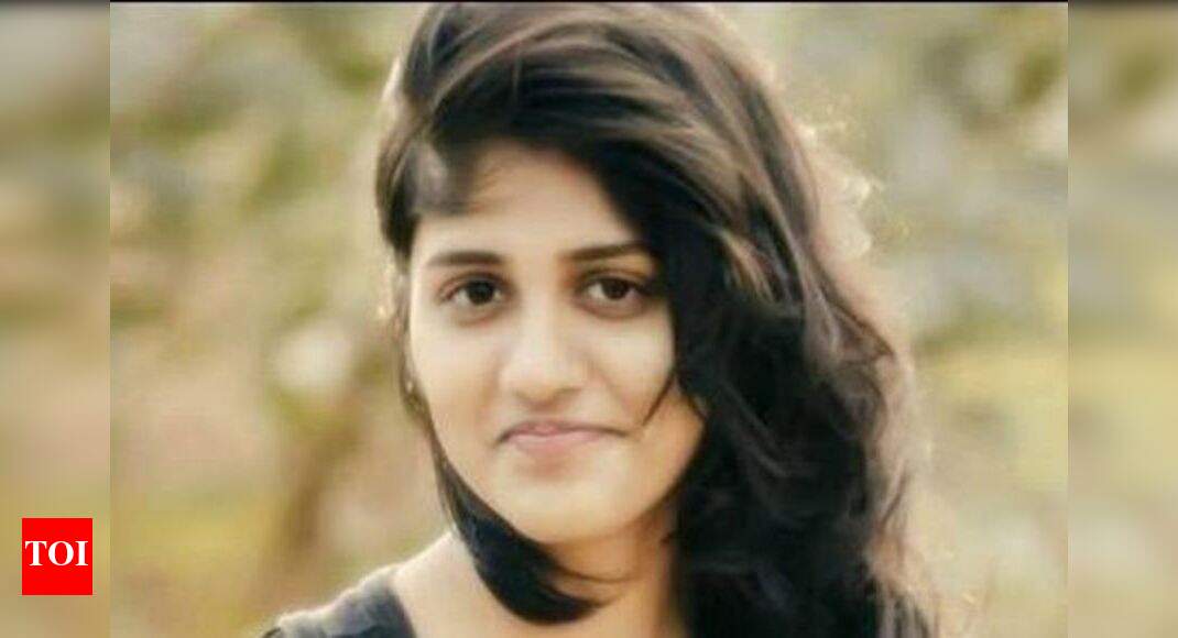 Chandini's 'short'cut to cinema | Telugu Movie News - Times of India