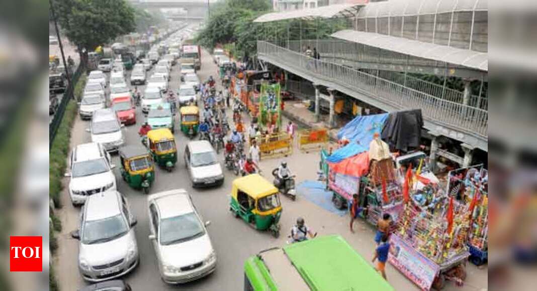 Crawl miles: Outer ring road stalls | Delhi News - Times of India