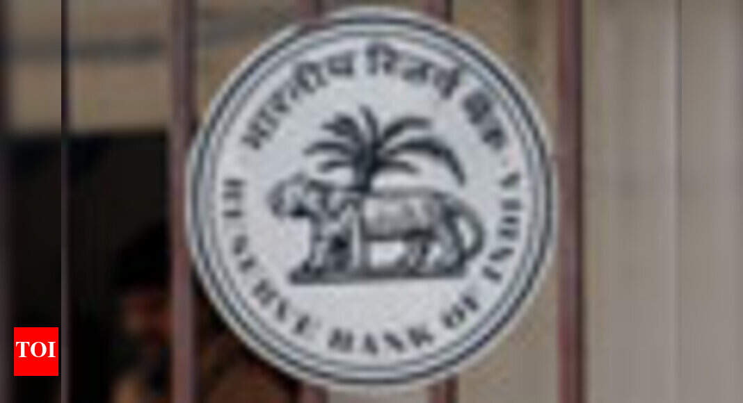 Four notes out of 10 lakh notes in circulation are fake: RBI - Times of ...