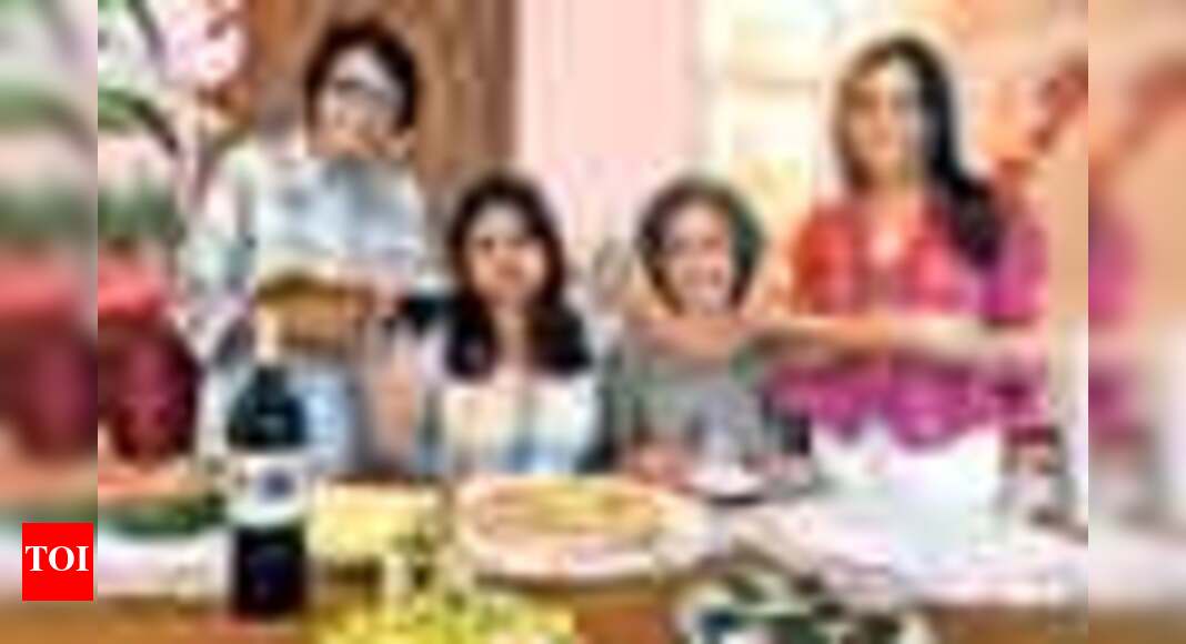Dips, topli paneer and chocolates... - Times of India