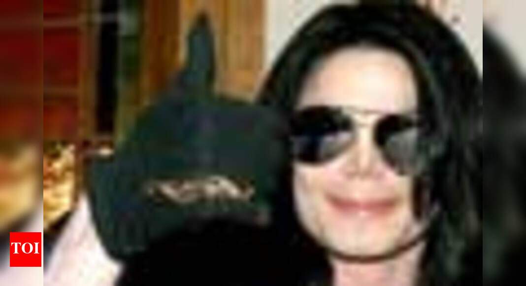 Blood-stained blouse in MJ's wardrobe | English Movie News - Times of India