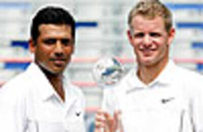 Bhupathi-Knowles lift Rogers Cup doubles title | Tennis News - Times of ...