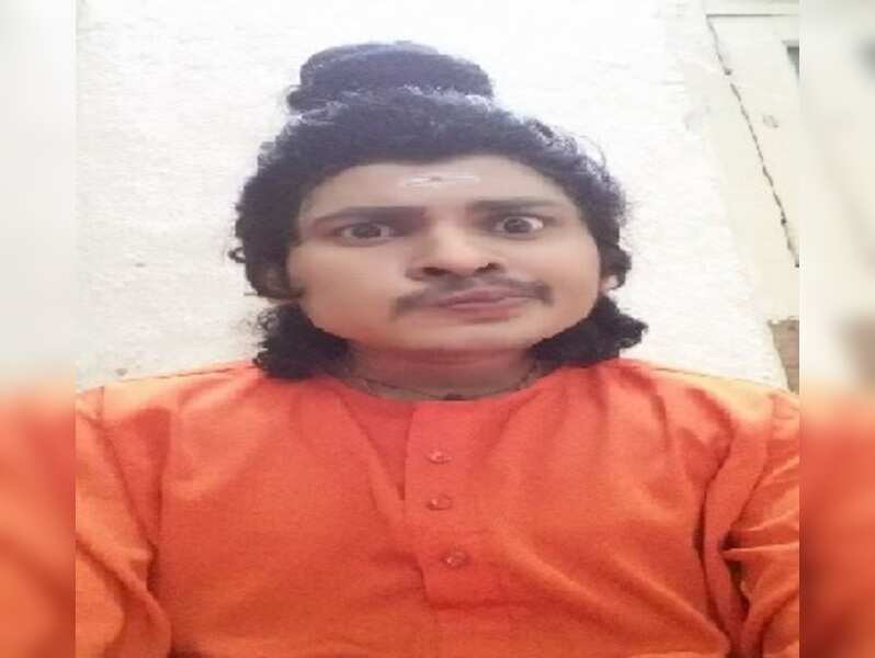 Comedian Rakesh in funny avatar - Times of India