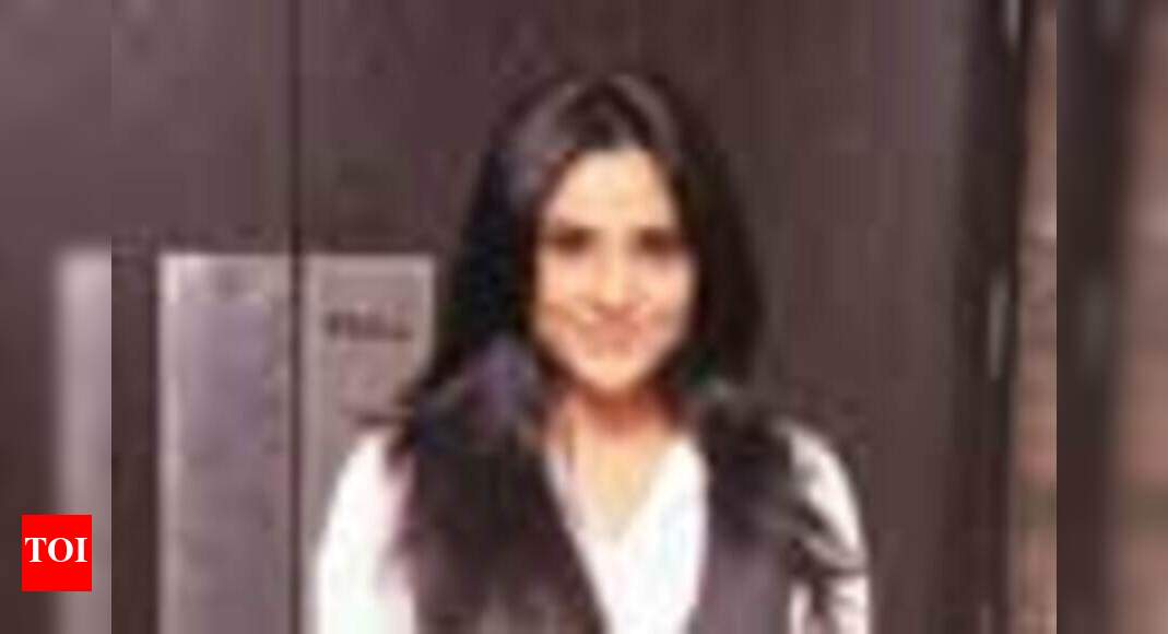 Charan and I are good friends: Divya | Regional Movie News - Times of India