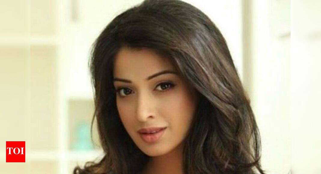 Lakshmi Rai excited about dancing with Pawan Kalyan | Telugu Movie News ...