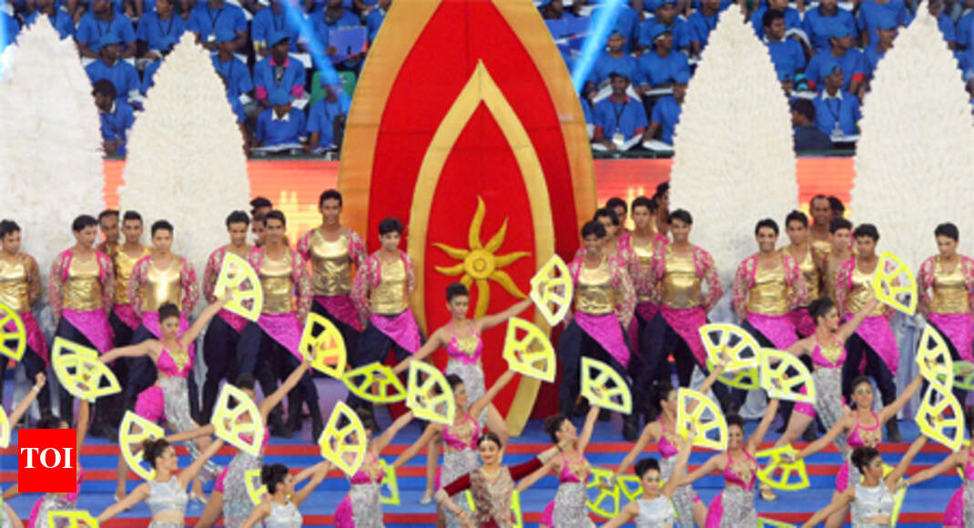 AR Rahman, Aishwarya Rai Bachchan sparkle in ISL 2 opening ceremony ...