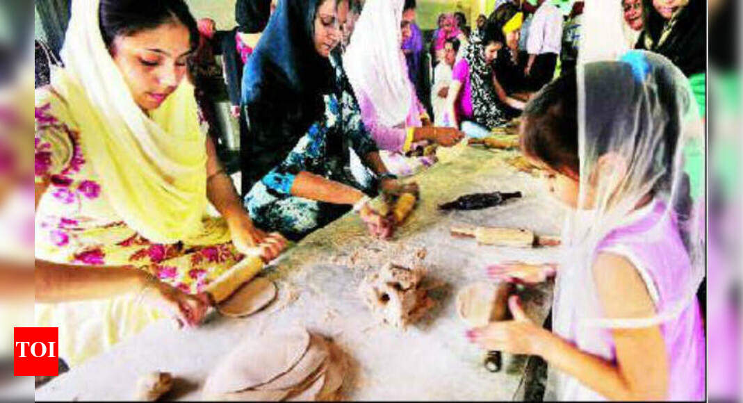 Now, langar cooking class by DSGMC | Amritsar News - Times of India