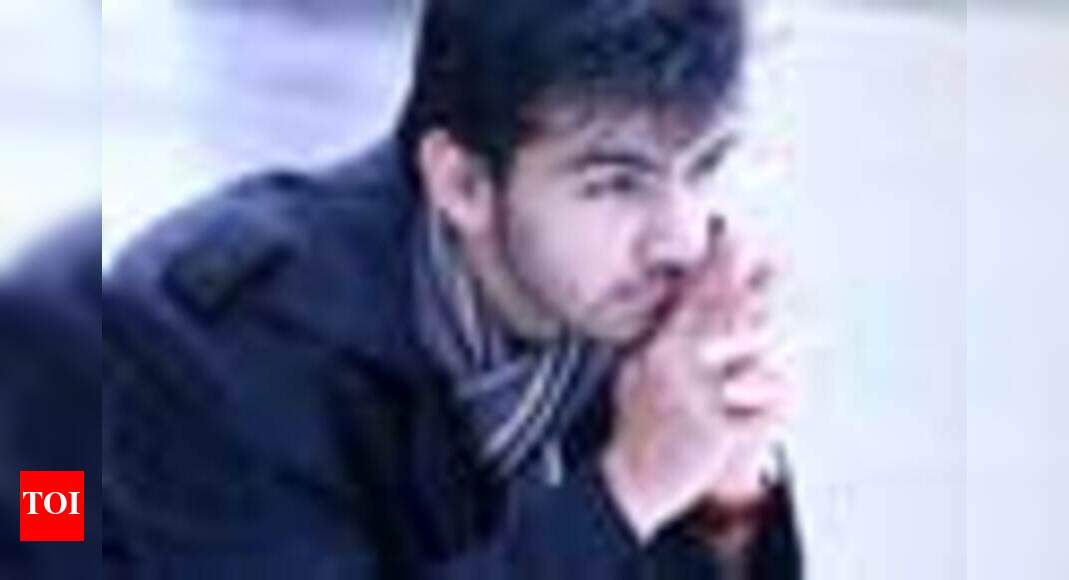 Karan Grover injured by a sherwani! - Times of India