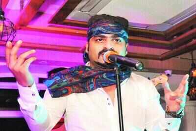 Sagar Bhatia performs at Old World Charm in Delhi | Events Movie News ...