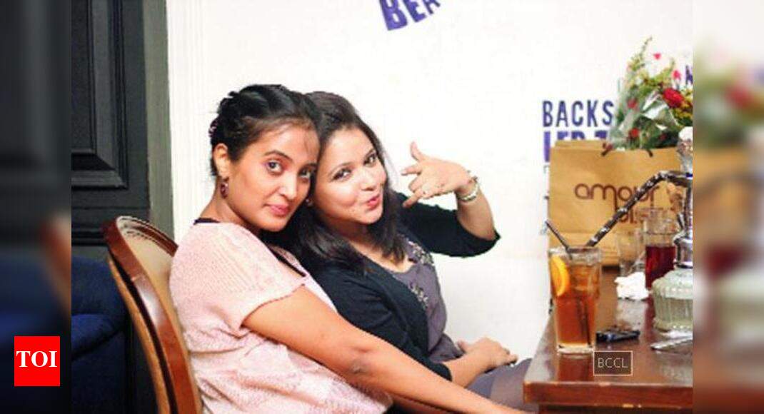 Praveen Sachdeva and Kush Gandhi host fun evening at Cafe High 5 in ...