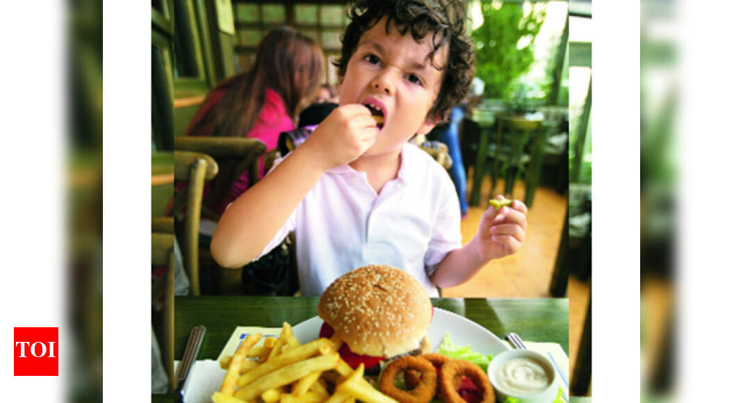 Fast food TV ads influence a child’s restaurant choice - Times of India