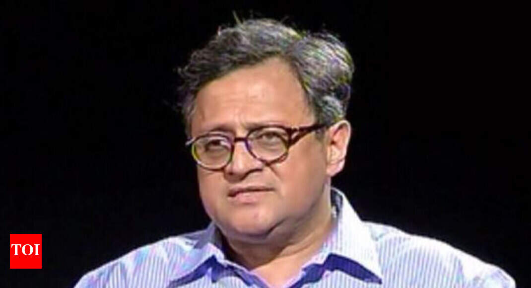 Mukul Kesavan cites 1984 riots to slam Congress | India News - Times of ...